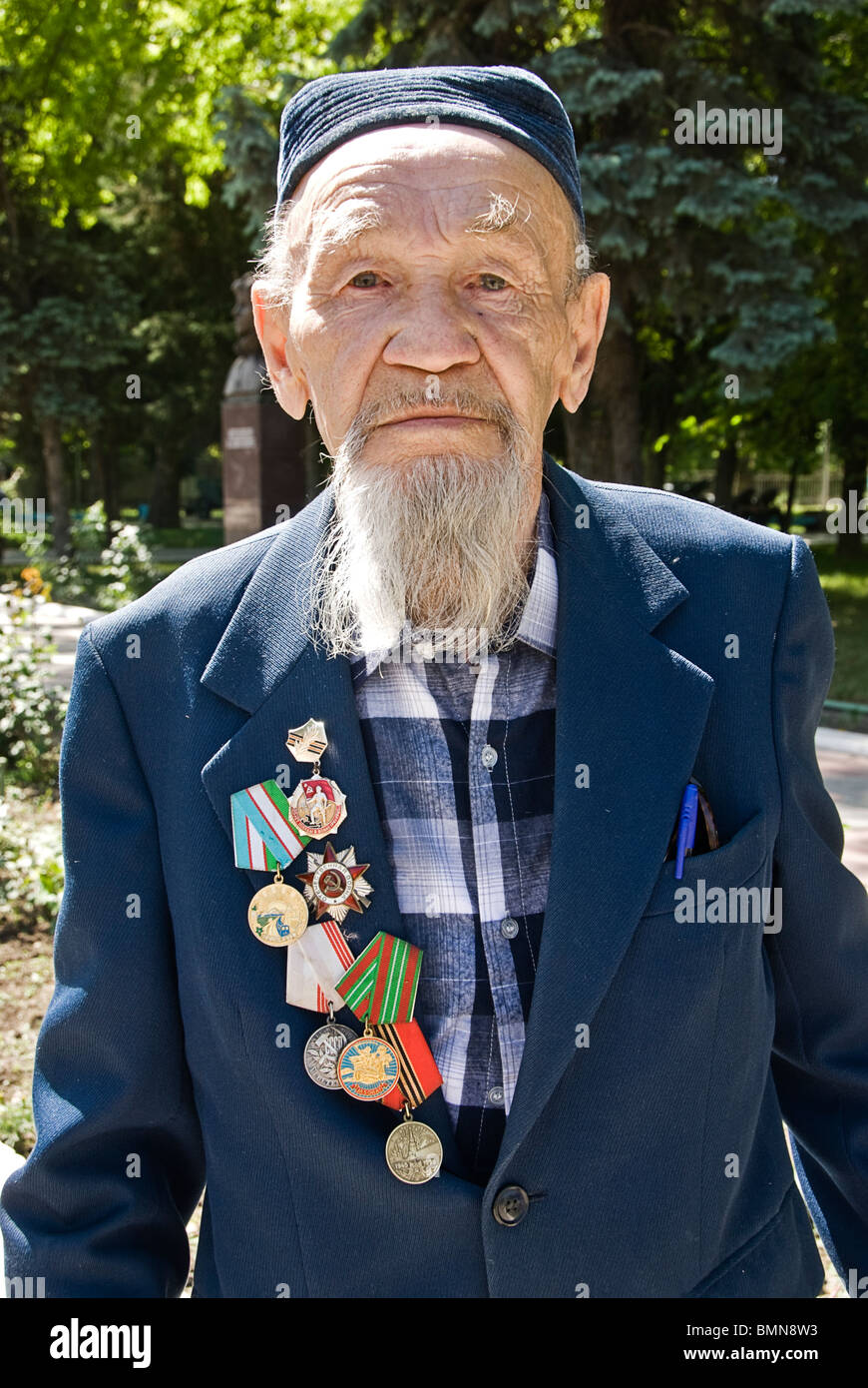 Veteran of the soviet army displaying his medals, Tashkent, Uzbekistan, Asia Stock Photo - Alamy