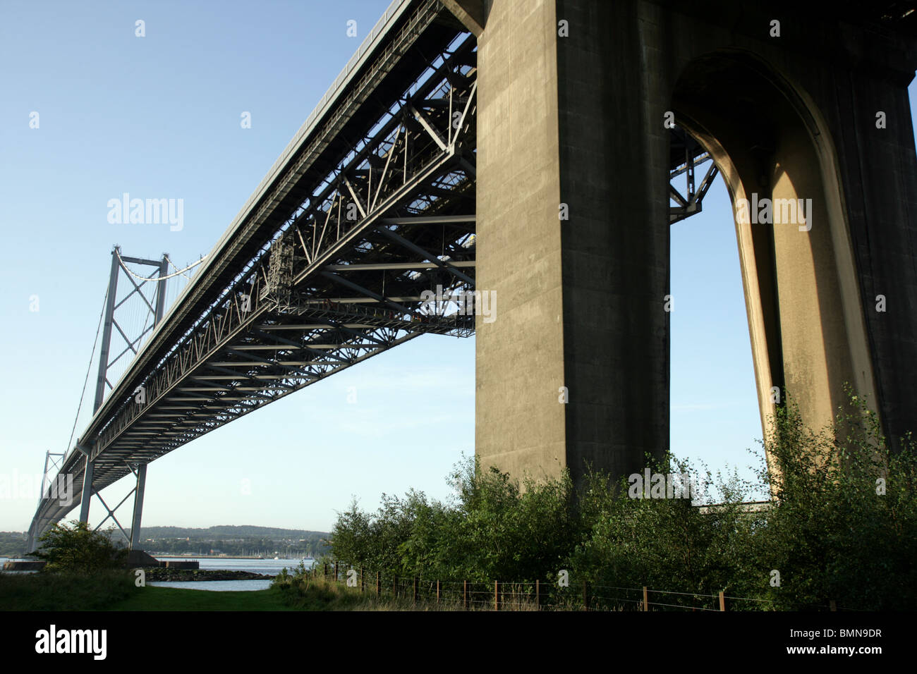 Views of the Forth Road Bridge from Fife Stock Photo - Alamy