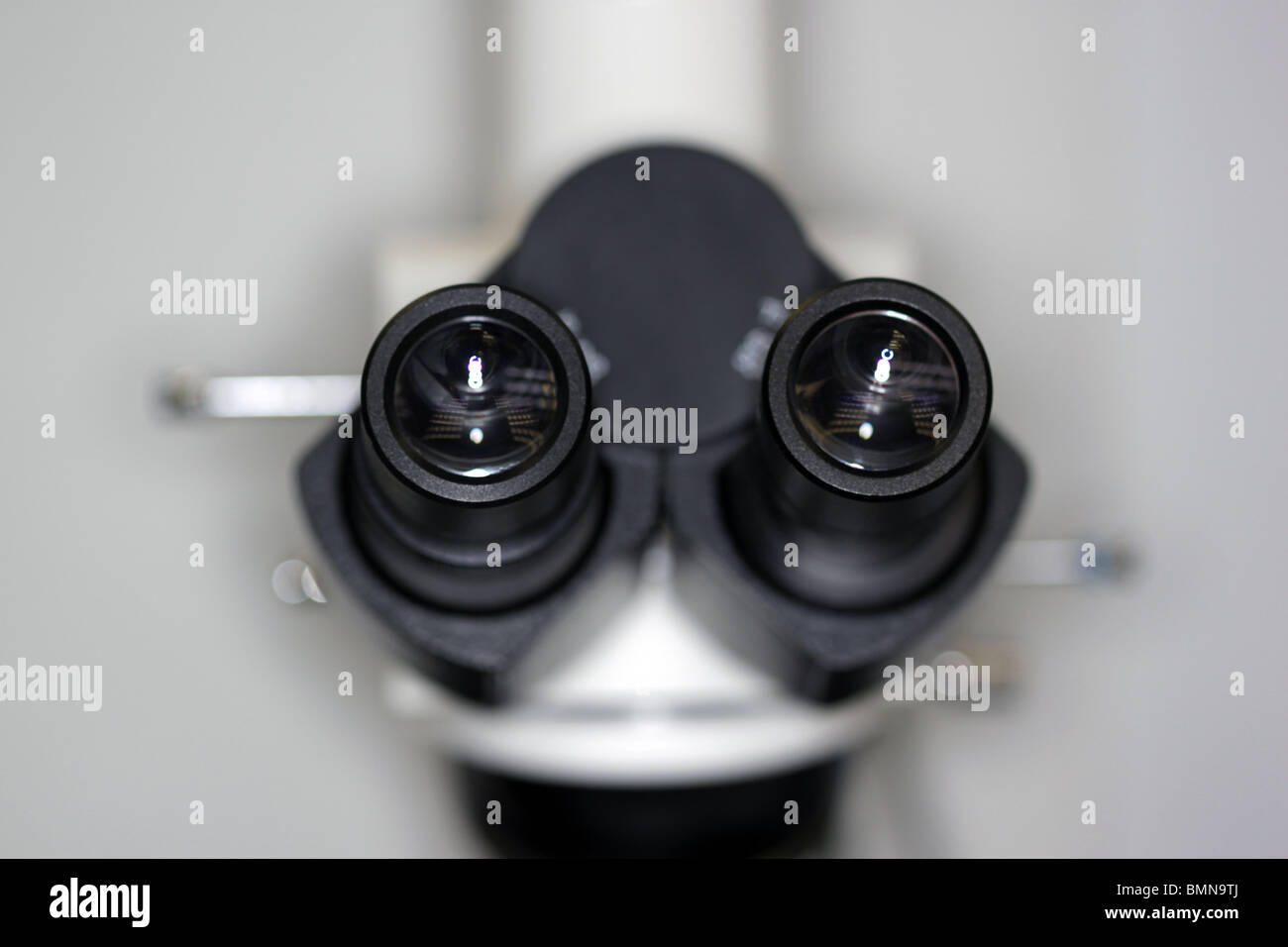 Microscope eye hi-res stock photography and images - Alamy