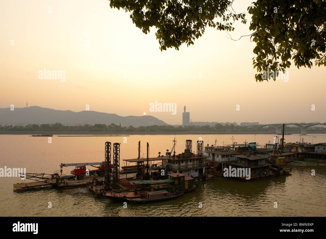 Barge sunset hi-res stock photography and images - Alamy