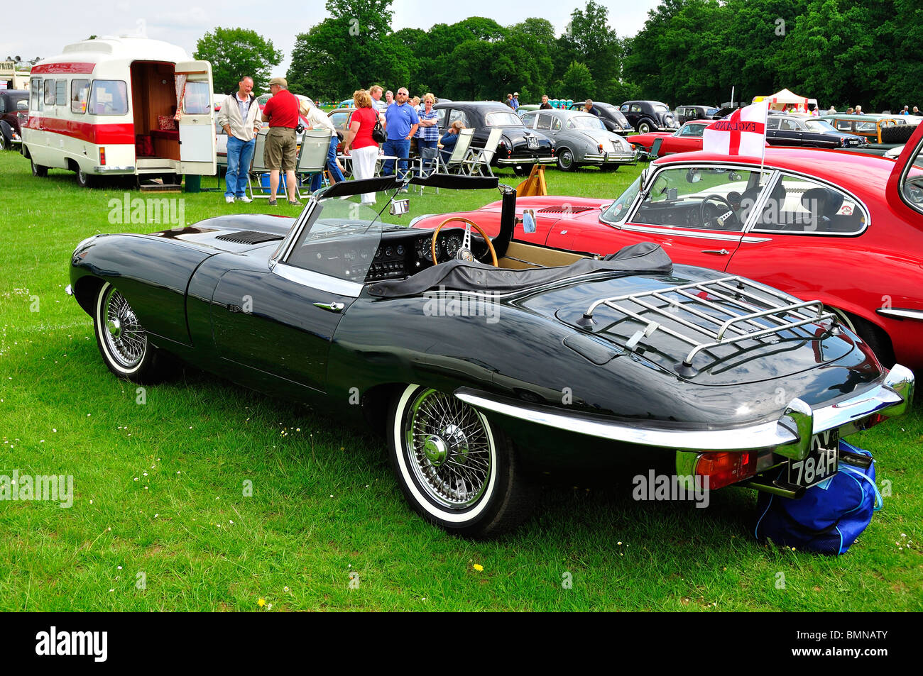 Vintage jaguar car green hi-res stock photography and images - Alamy