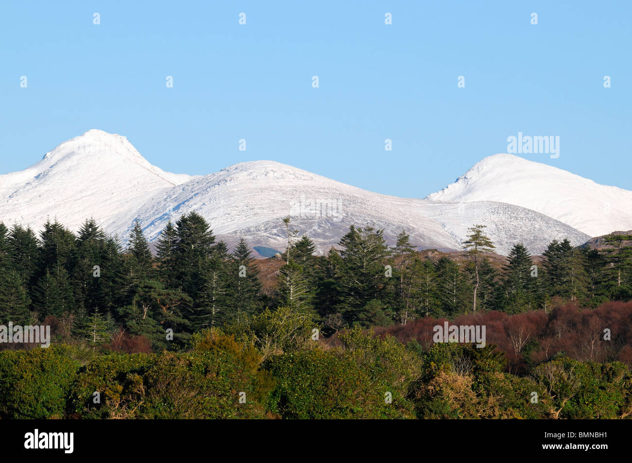 mcgillycuddy reeks killarney kerry ireland snow cover covered mountains ...