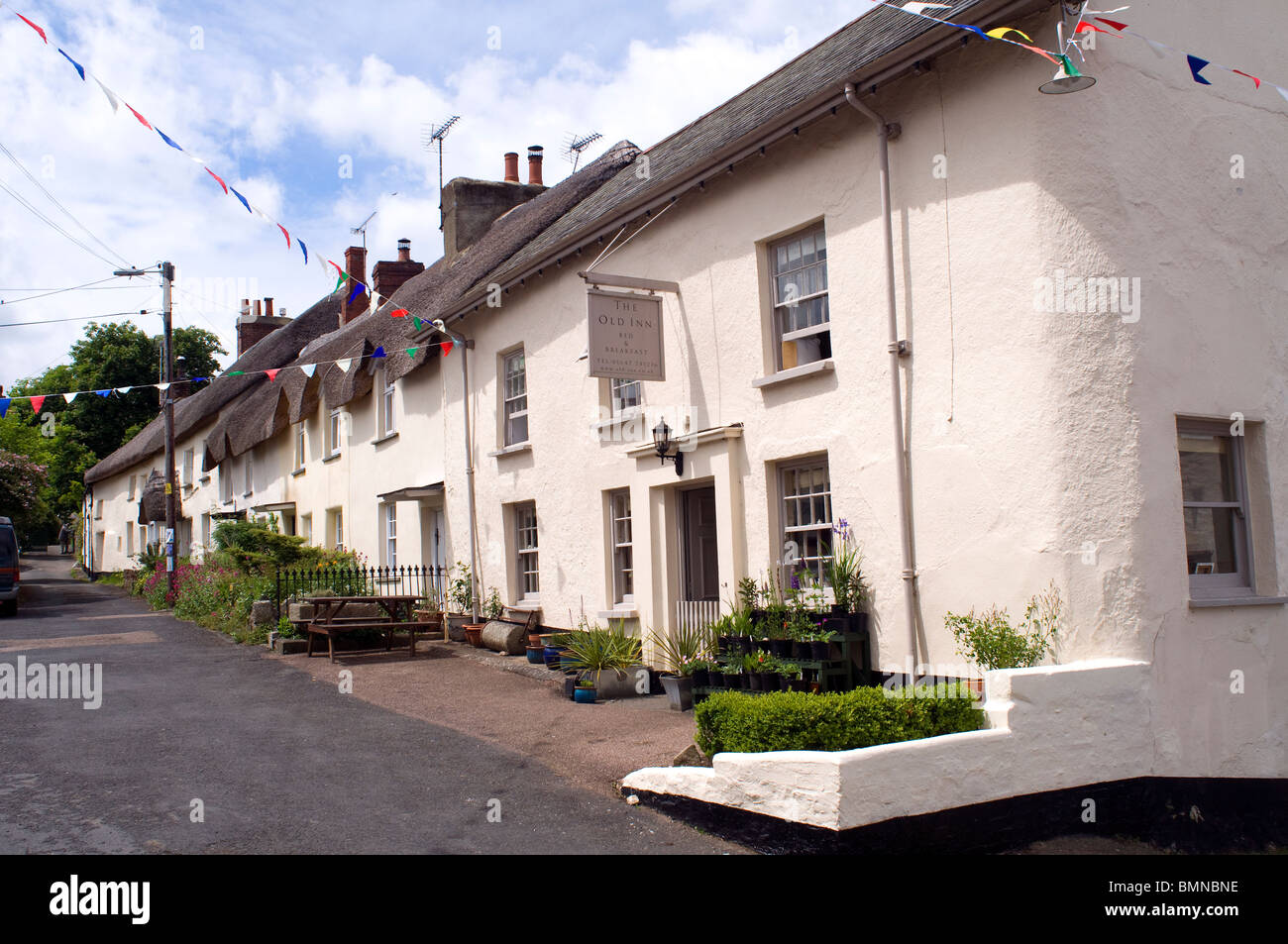 Old devonshire inn hi-res stock photography and images - Alamy