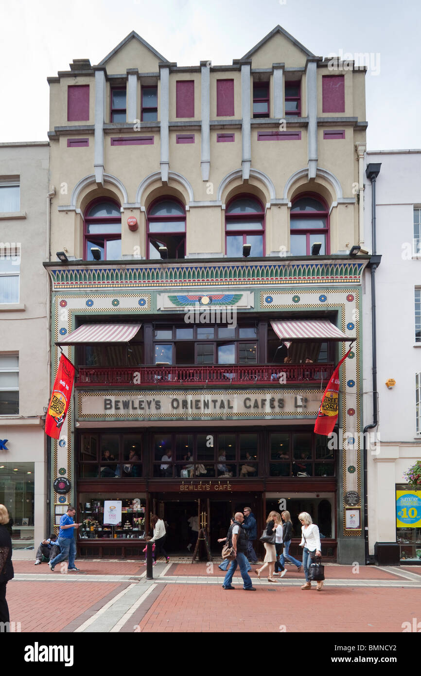 Harry clarke bewleys hi-res stock photography and images - Alamy