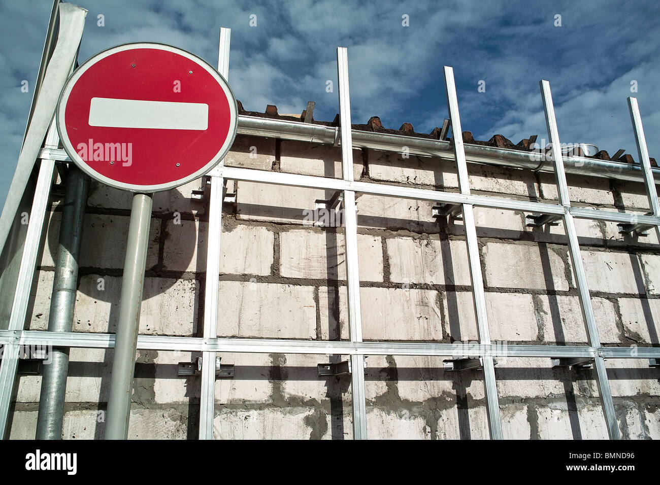 No entry sign sky background hi-res stock photography and images - Alamy