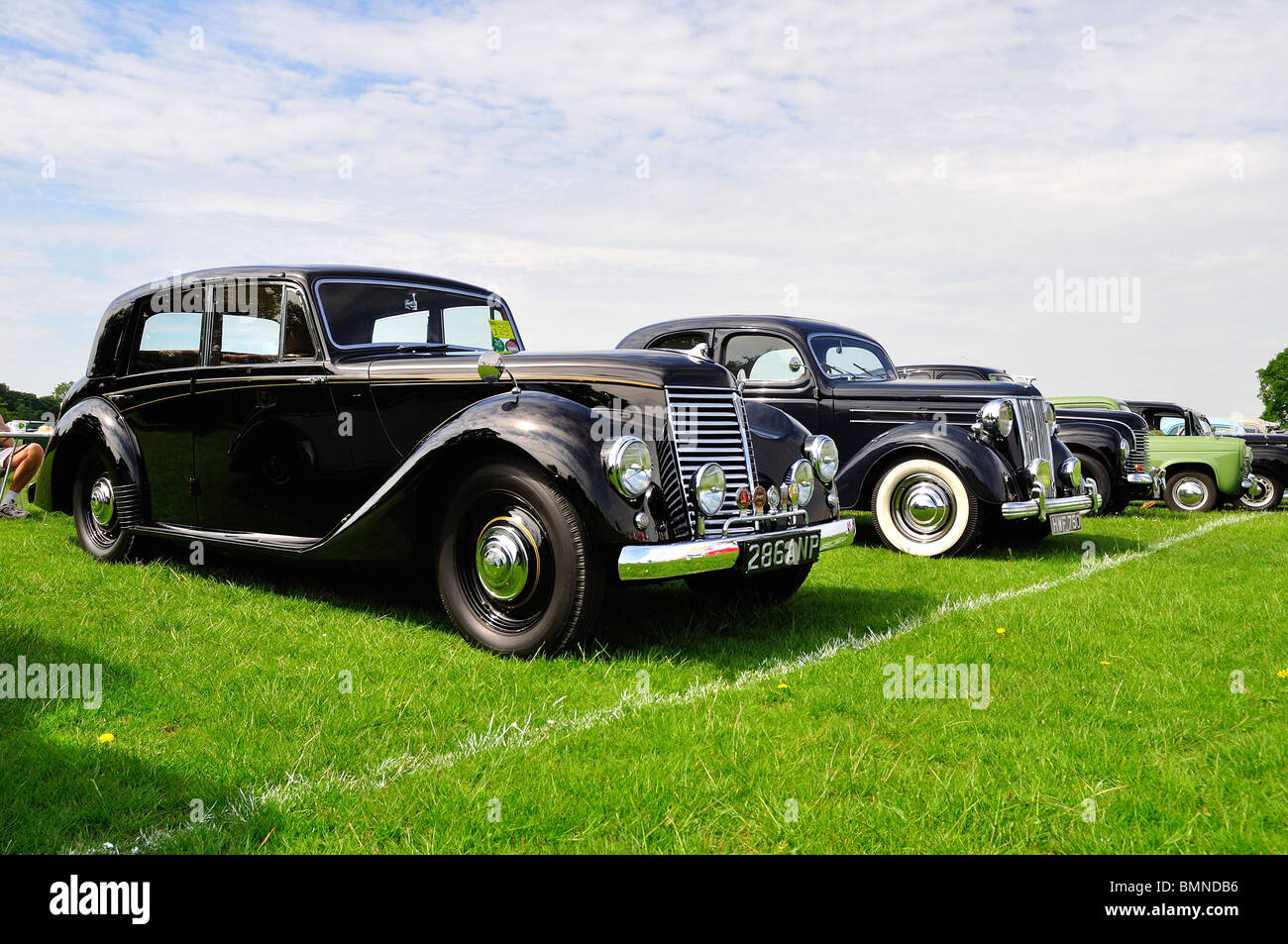 Classic radiators hi-res stock photography and images - Alamy
