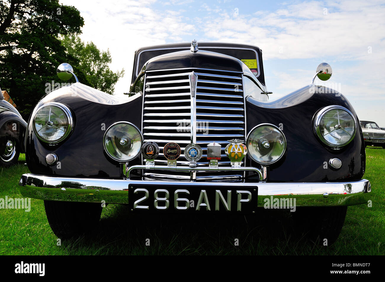 Classic car white wall tyre hi-res stock photography and images - Alamy