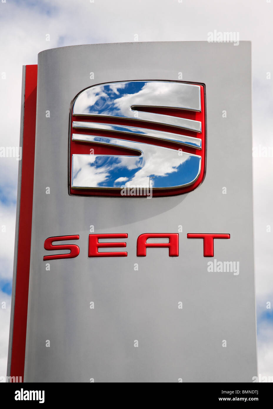Seat car dealership sign hi-res stock photography and images - Alamy