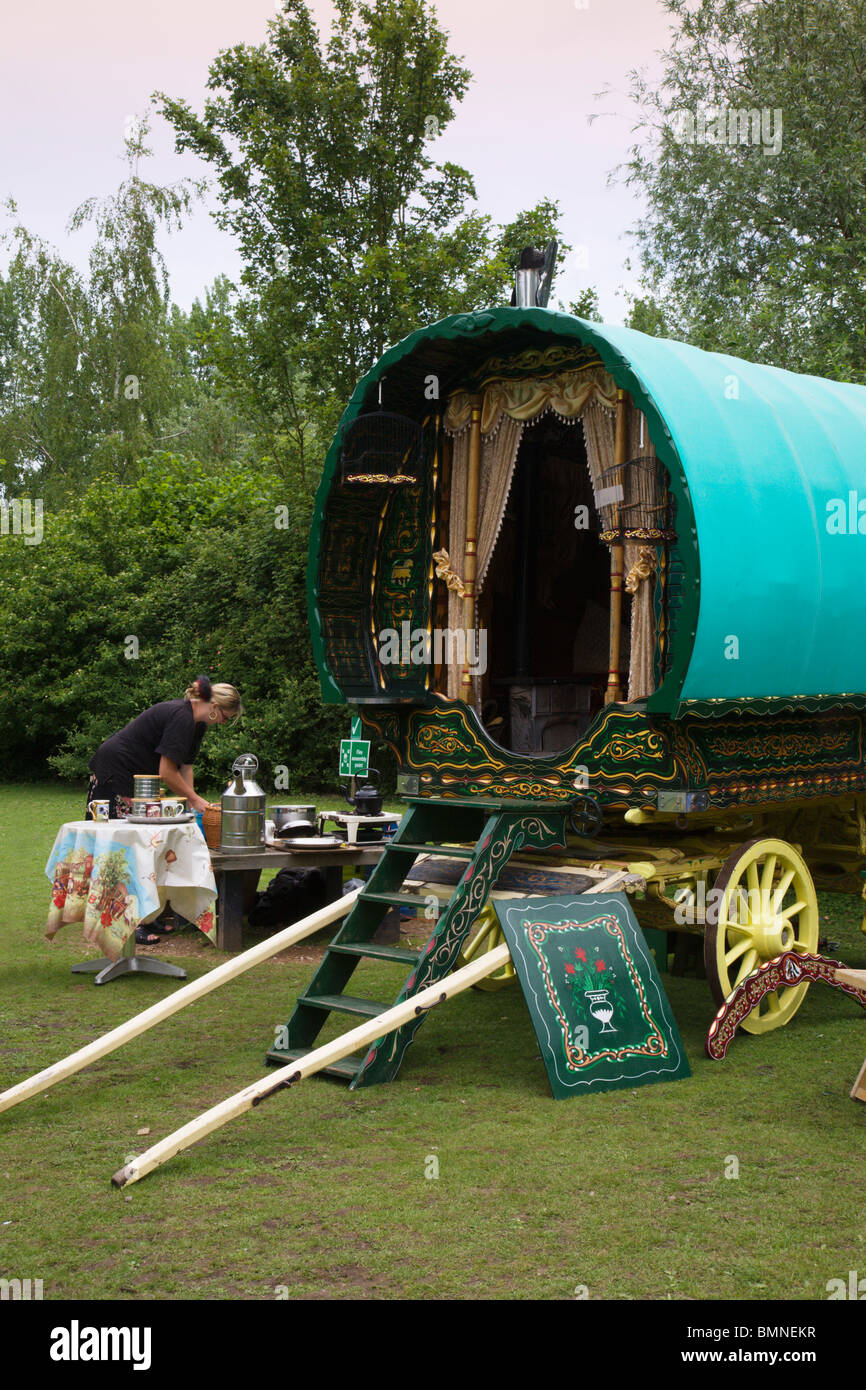 Gypsy caravan hi-res stock photography and images - Alamy