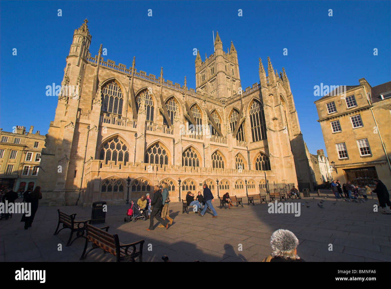 Abbey courtyards hi-res stock photography and images - Alamy