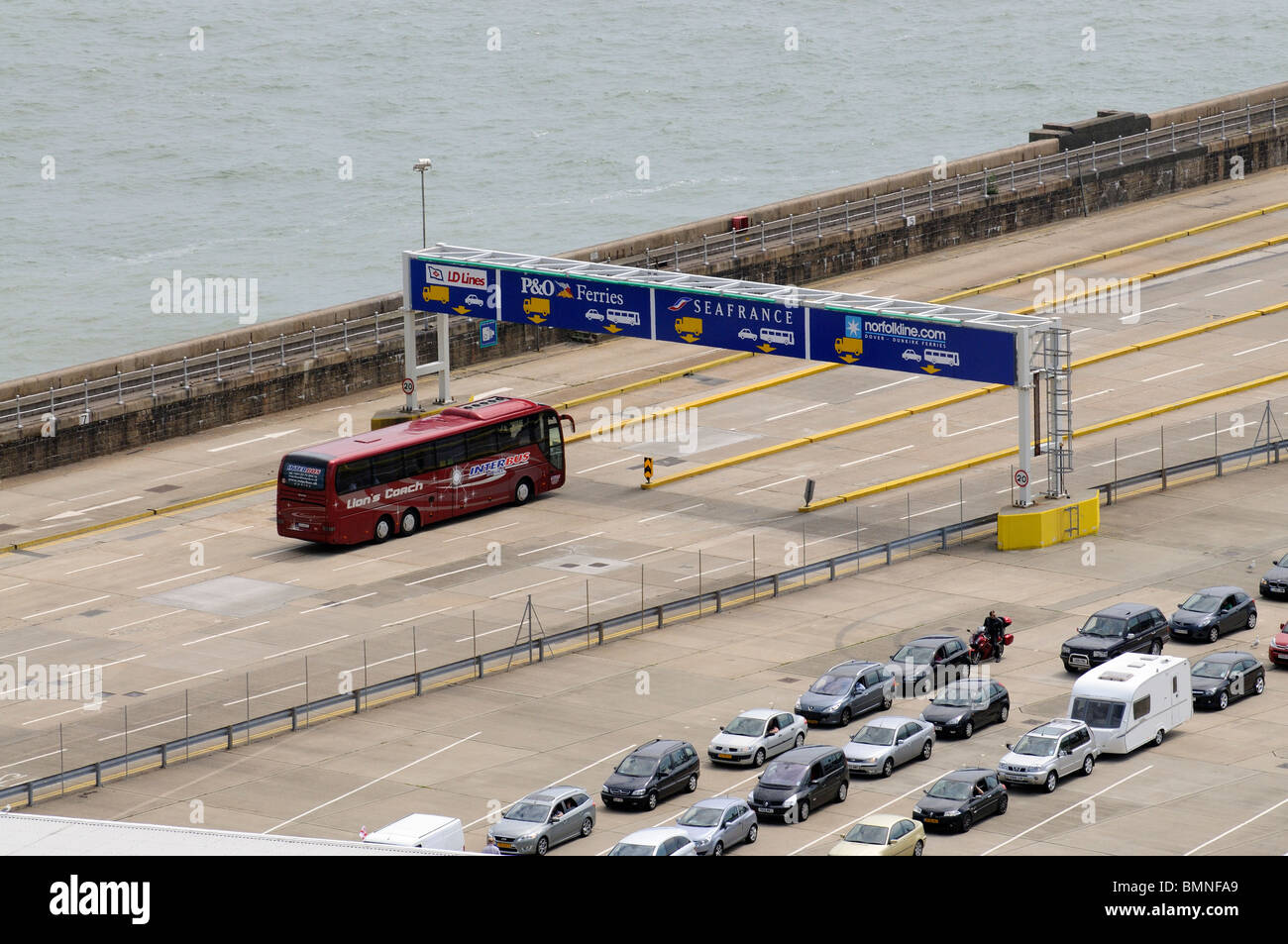 Norfolkline company transport truck hi-res stock photography and images ...