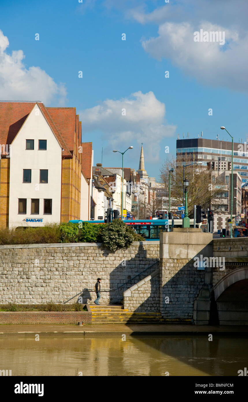 Kent maidstone riverside cityscape hi-res stock photography and images ...