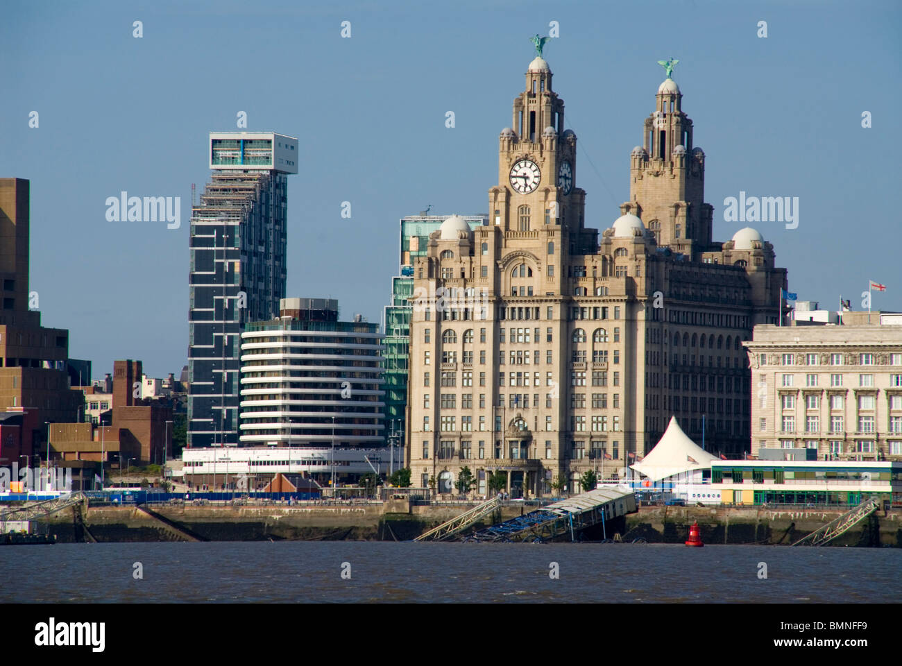 Liverpool, Merseyside Liver Building From River Mersey Stock Photo - Alamy