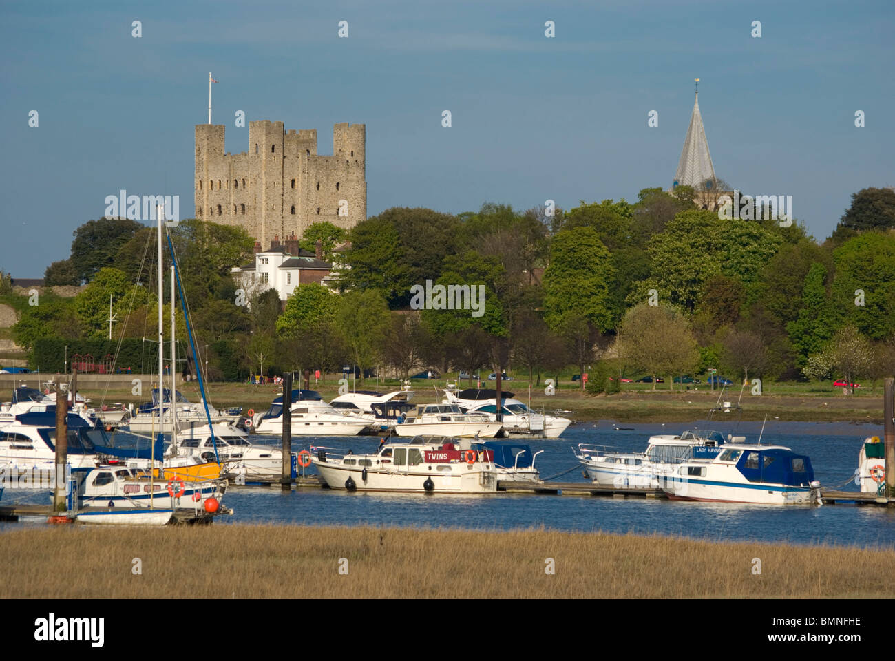 Rochester cathedral town kent medieval hi-res stock photography and ...