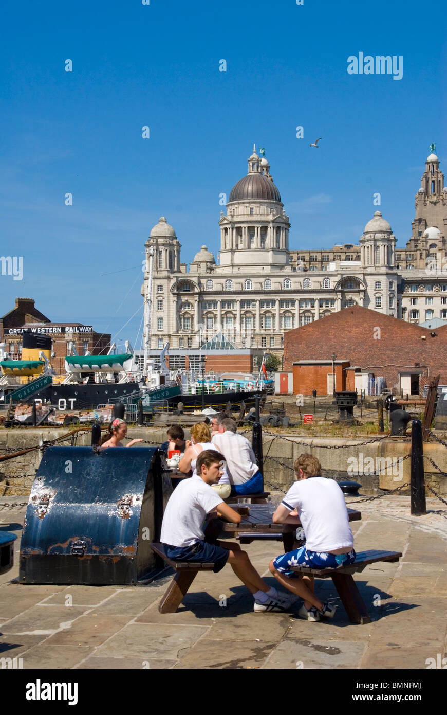 Liverpool docks historical hi-res stock photography and images - Alamy