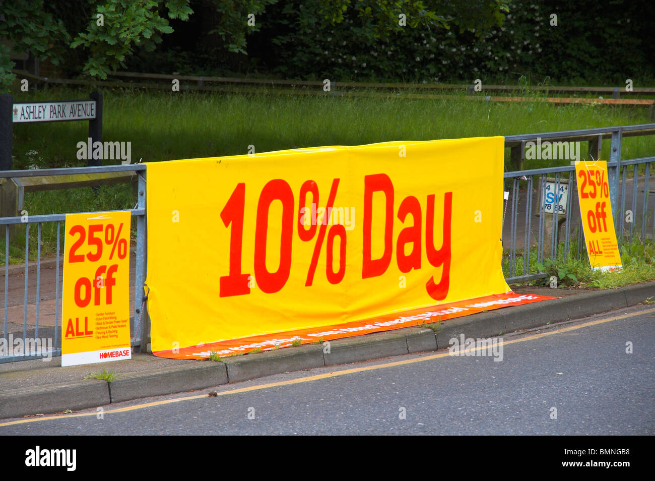 London, Price Reduction Banner Stock Photo - Alamy