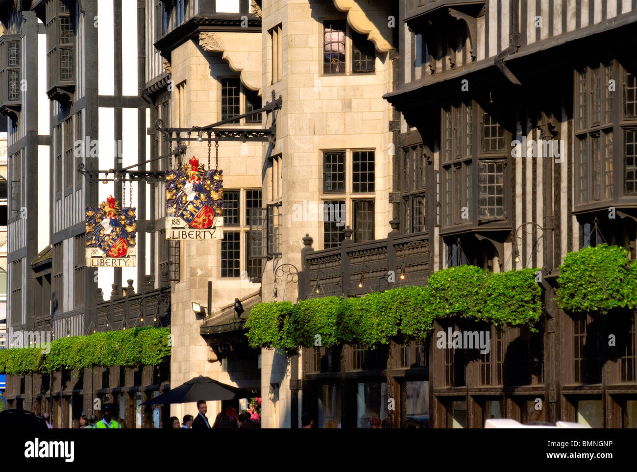 London shop buildings hi-res stock photography and images - Alamy