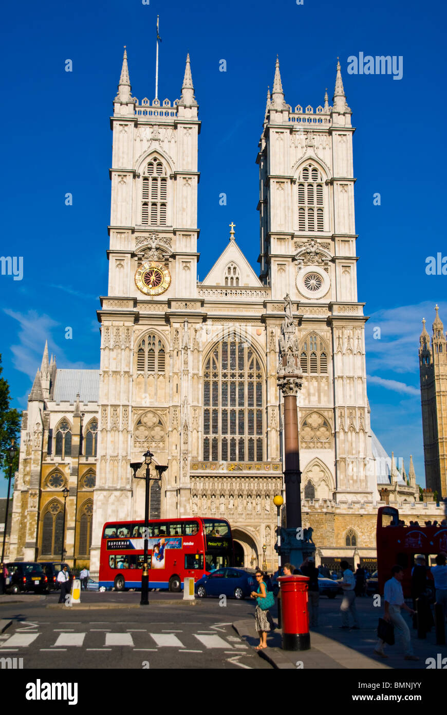 Abbey religious buildings hi-res stock photography and images - Alamy