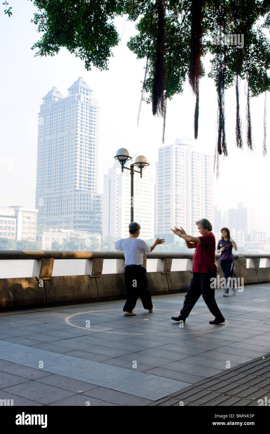 China Guangzhou Canton Riverside Tai Chi Stock Photo - Alamy