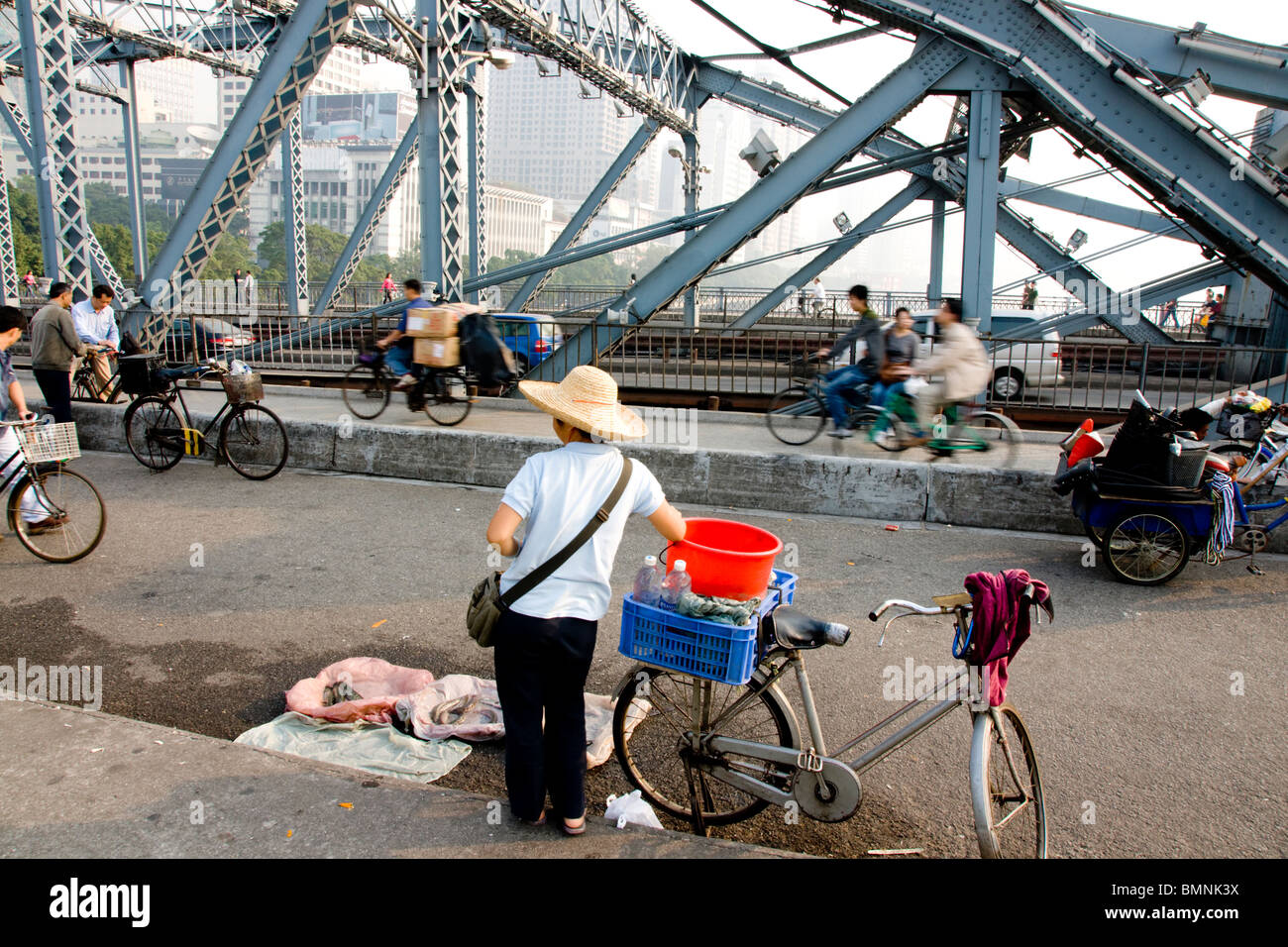 China Guangzhou Canton Haizu Bridge Stock Photo - Alamy