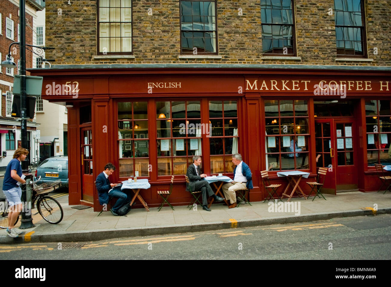 English Pub Front High Resolution Stock Photography and Images - Alamy