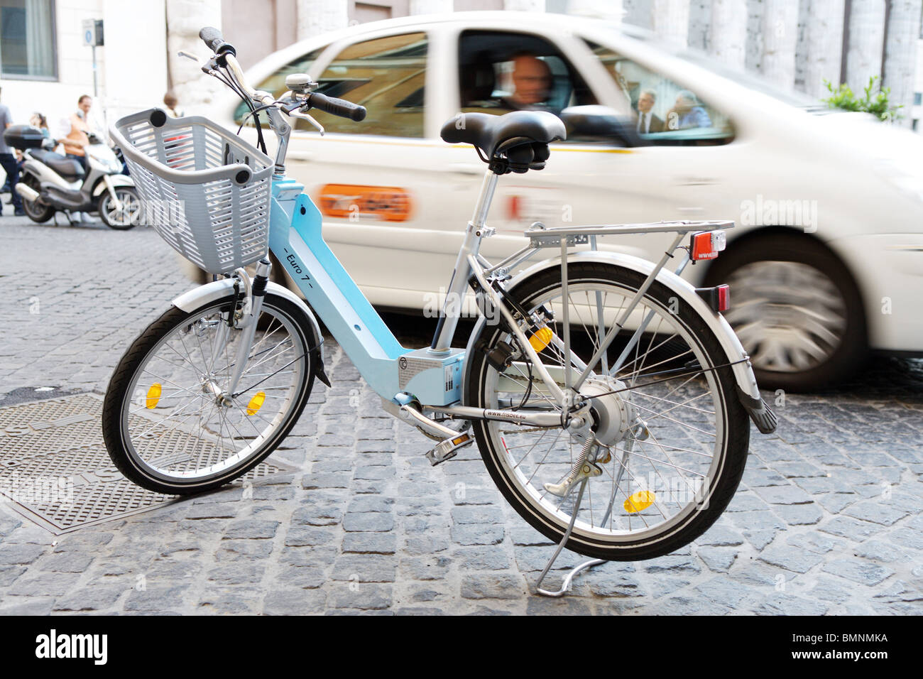 Rome bicycle bike bikes italy hi-res stock photography and images - Alamy
