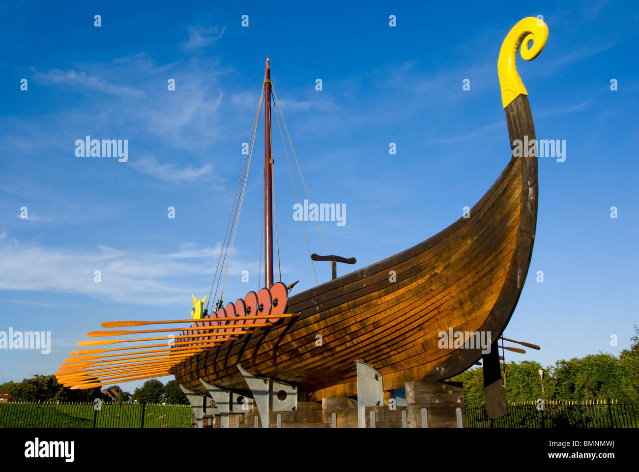 Viking ship and shields hi-res stock photography and images - Alamy