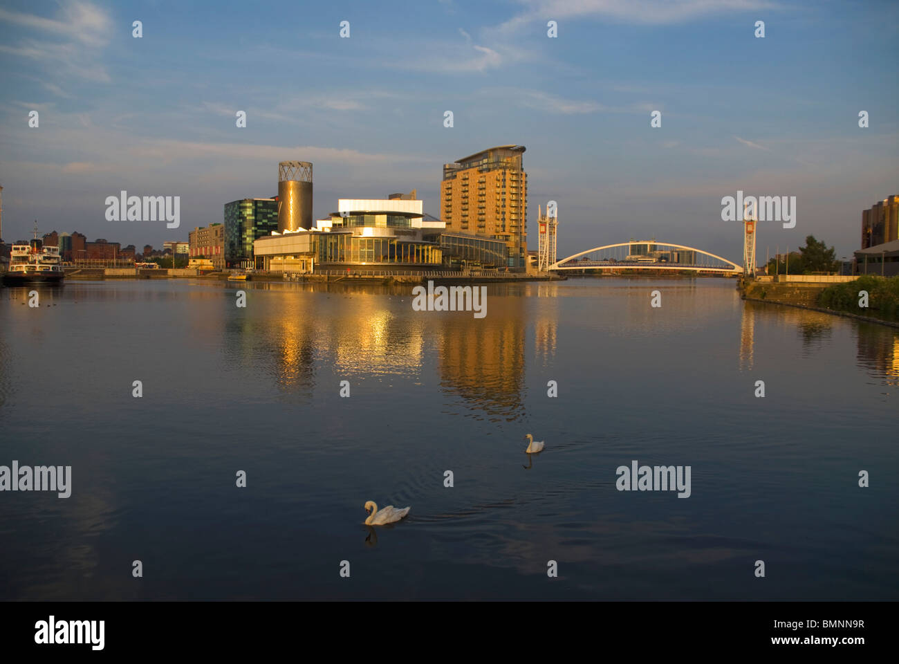 Manchester, Salford Quays, Lowry Center Stock Photo - Alamy