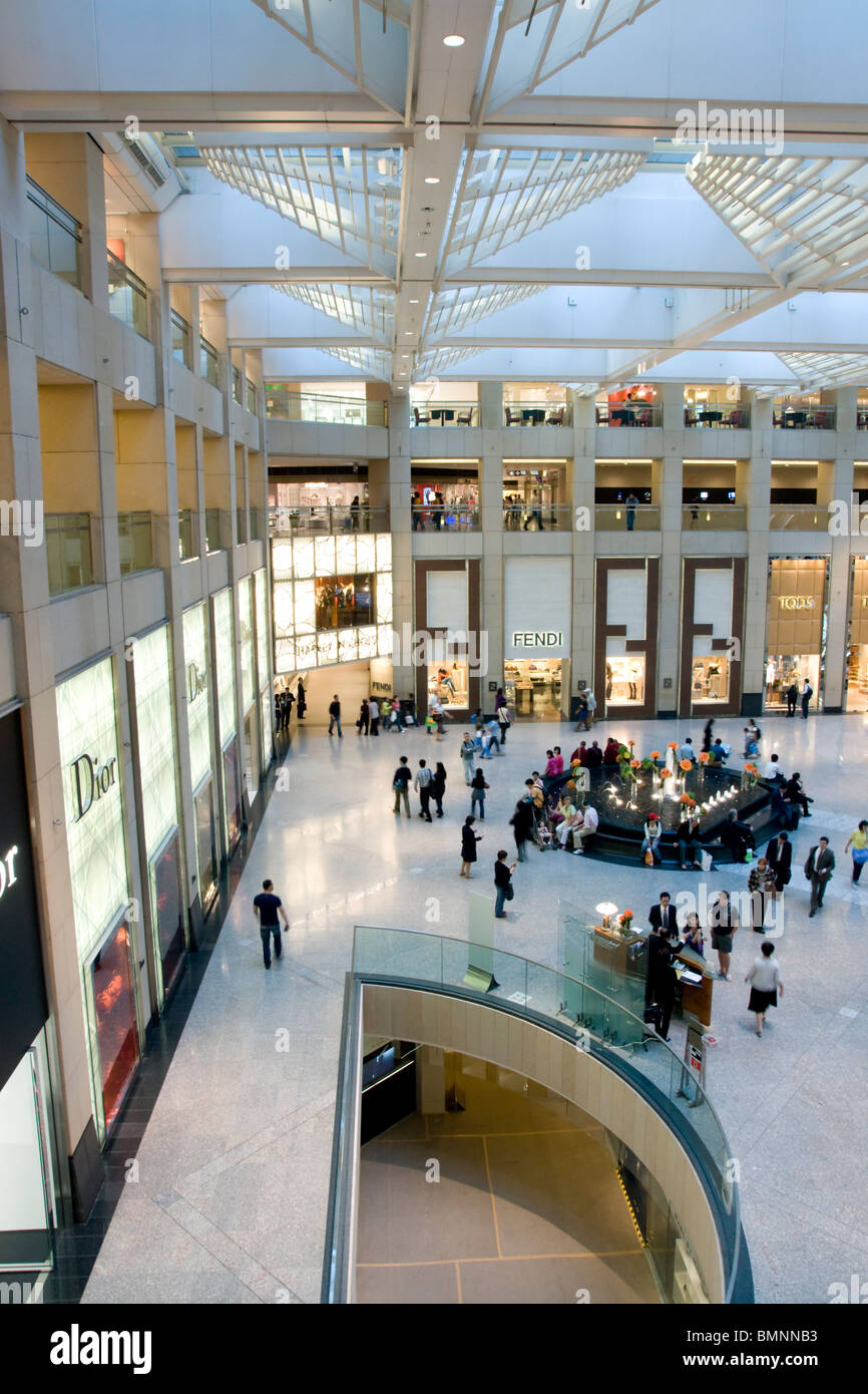 Landmark shopping mall hi-res stock photography and images - Alamy