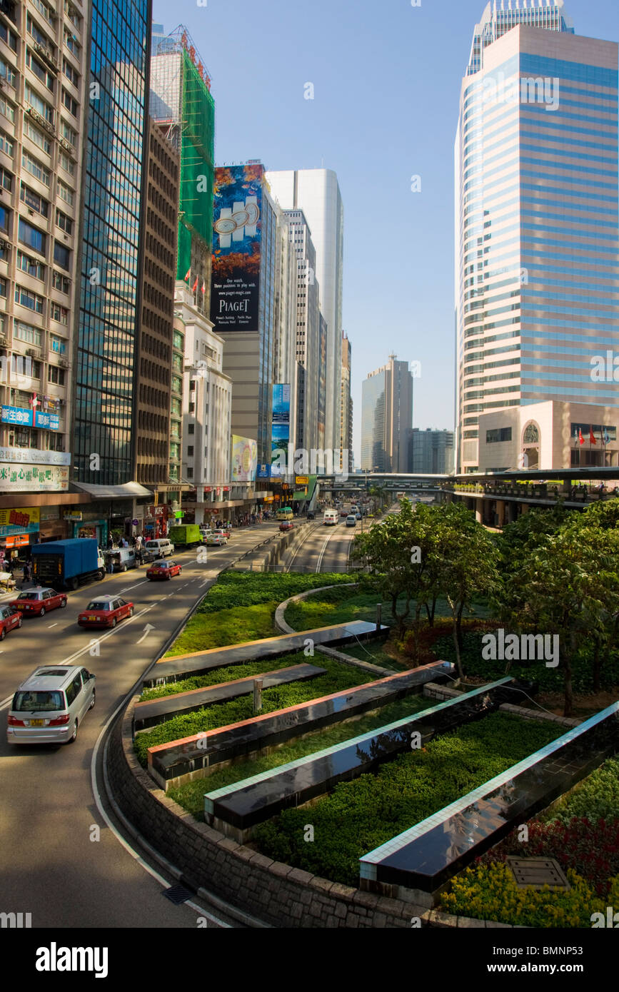 Skyscraper urban scene hi-res stock photography and images - Alamy