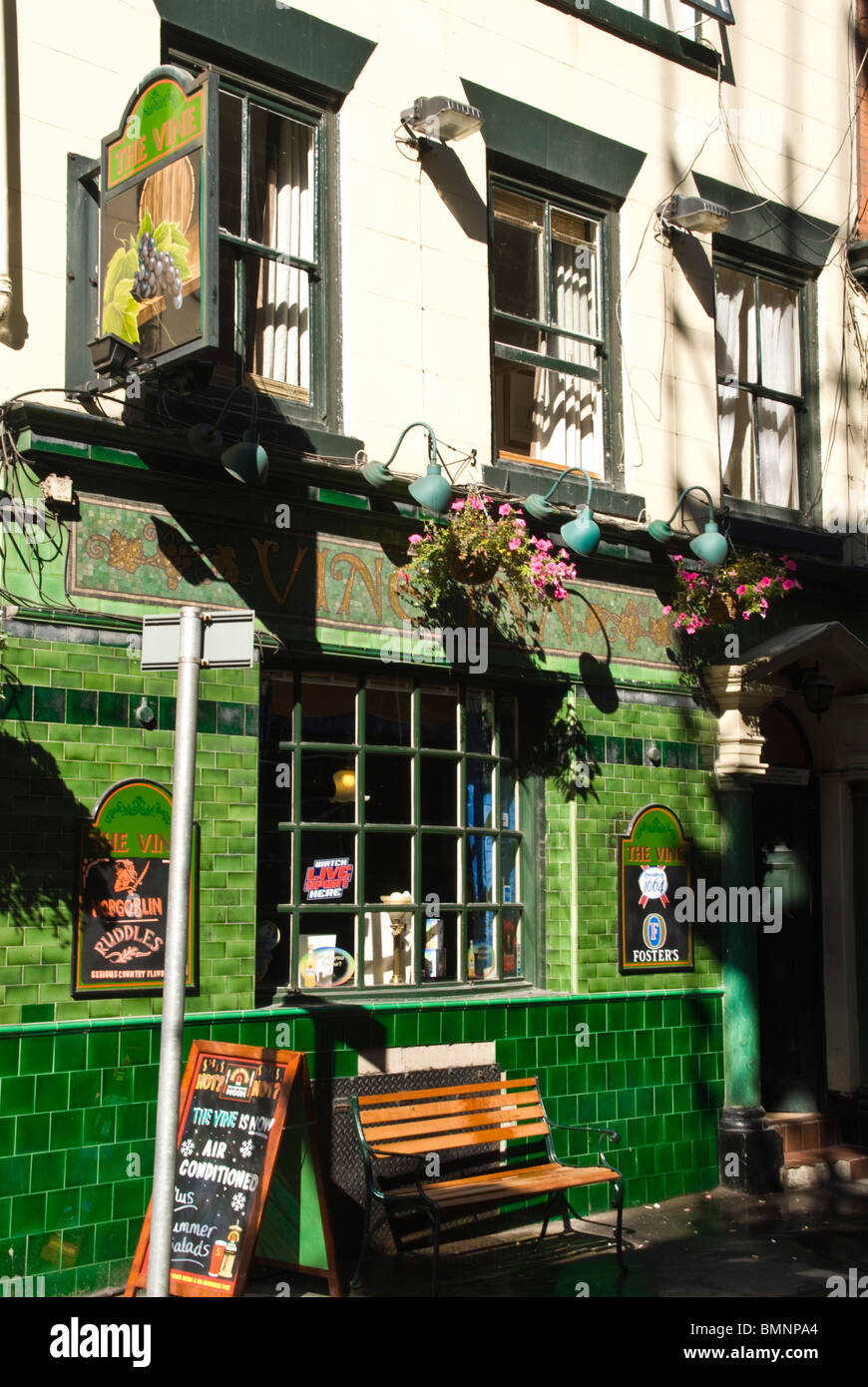 Pub exterior central manchester england hi-res stock photography and ...