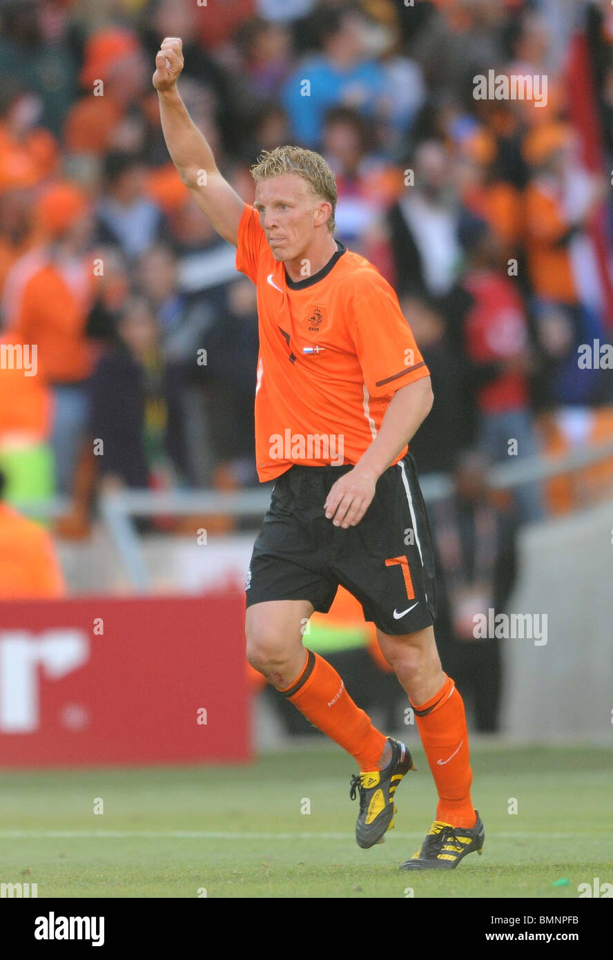 DIRK KUYT CELEBRATES GOAL HOLLAND V DENMARK SOCCER CITY SOUTH AFRICA 14 ...