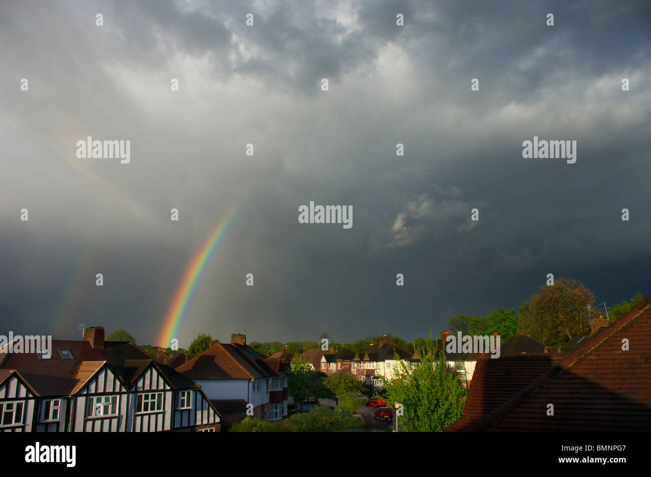 English suburbs hi-res stock photography and images - Alamy