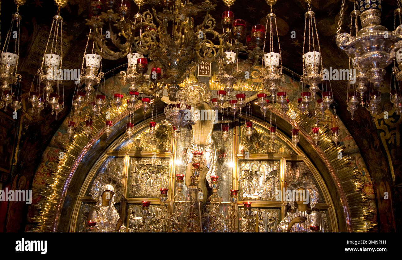 Golgotha altar at Holy Sepulchre, Jerusalem and pilgrims Stock Photo ...