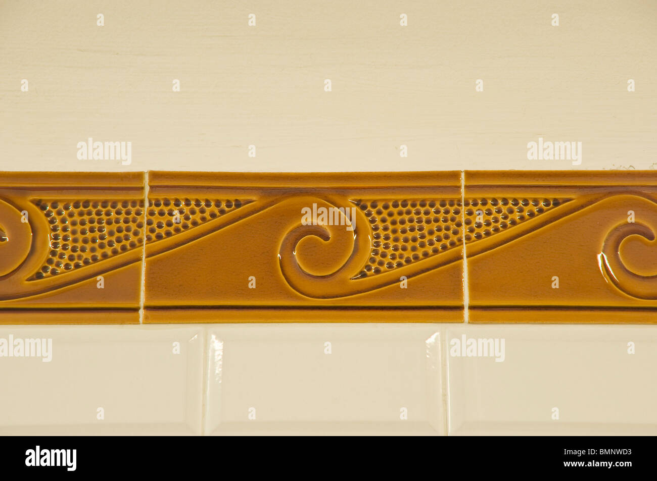 Paris underground tiles hi-res stock photography and images - Alamy