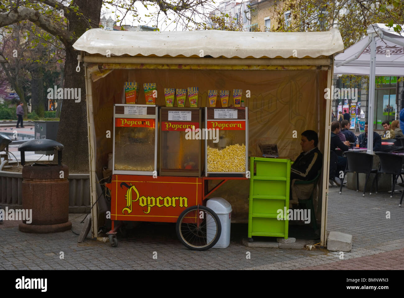 Popcorn stall hi-res stock photography and images - Alamy