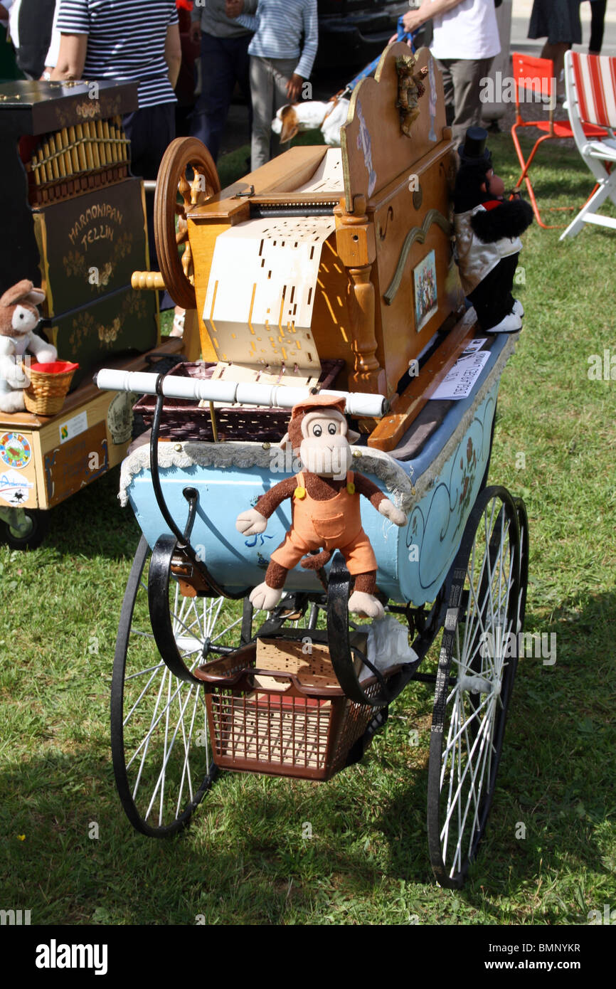 Barrel organ collectors and enthusiasts hi-res stock photography and ...
