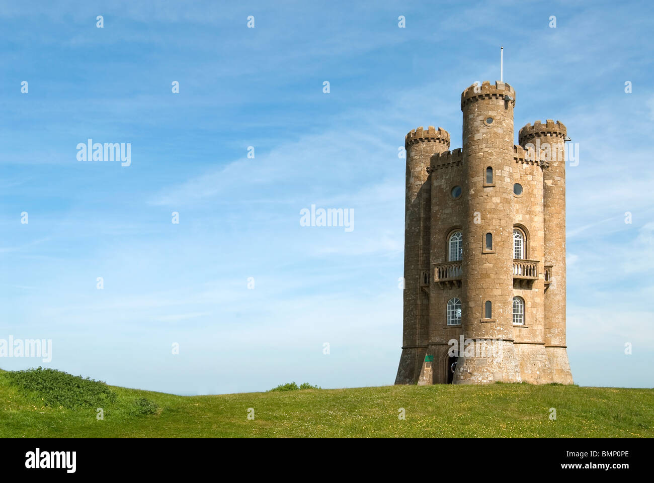 Image of the Broadway Tower in Broadway, a small Cotswold town in ...
