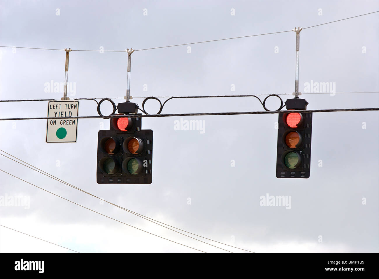 Suspended traffic signal hi-res stock photography and images - Alamy