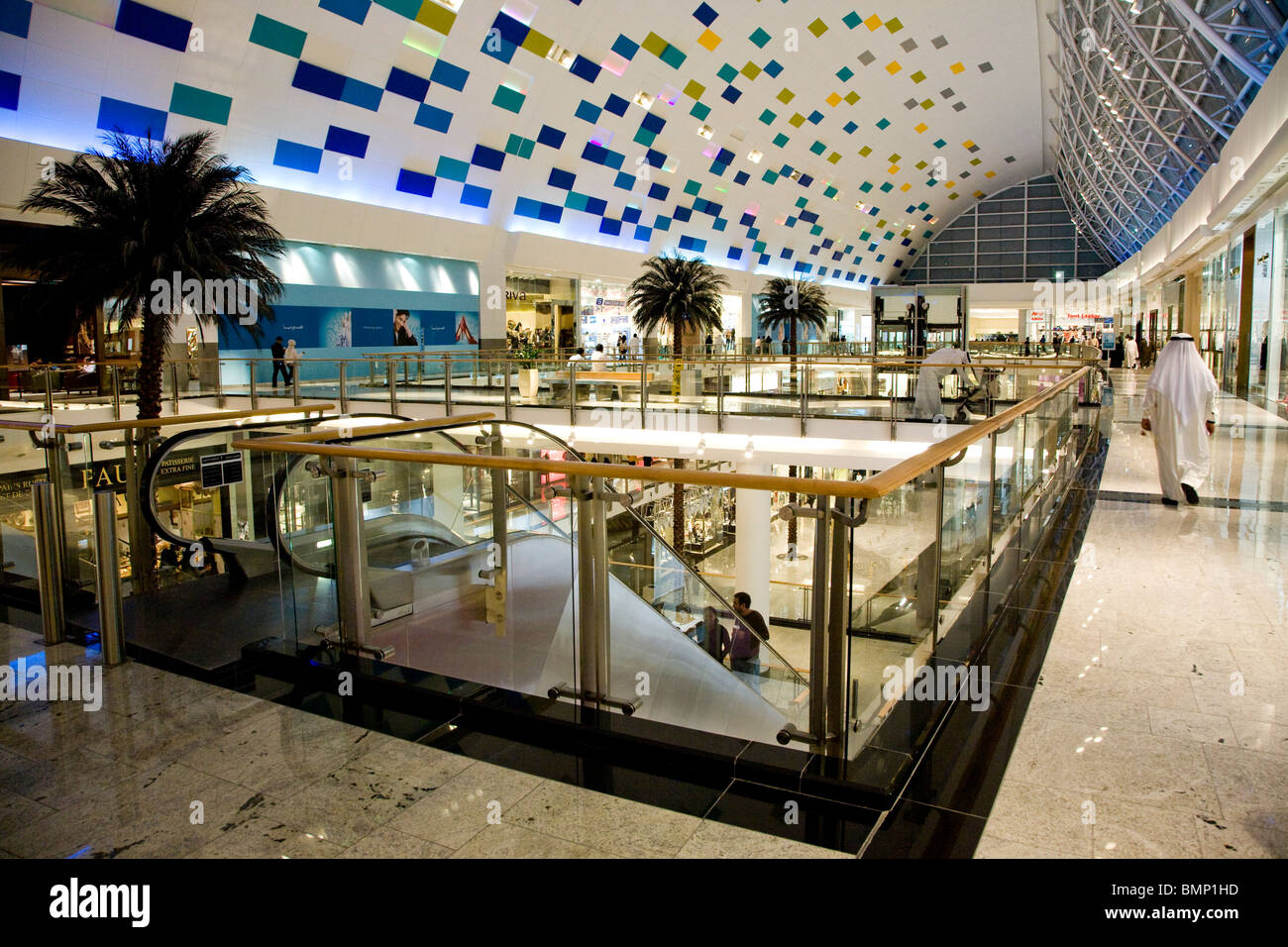 BAHRAIN CITY CENTRE SHOPPING MALL Stock Photo - Alamy