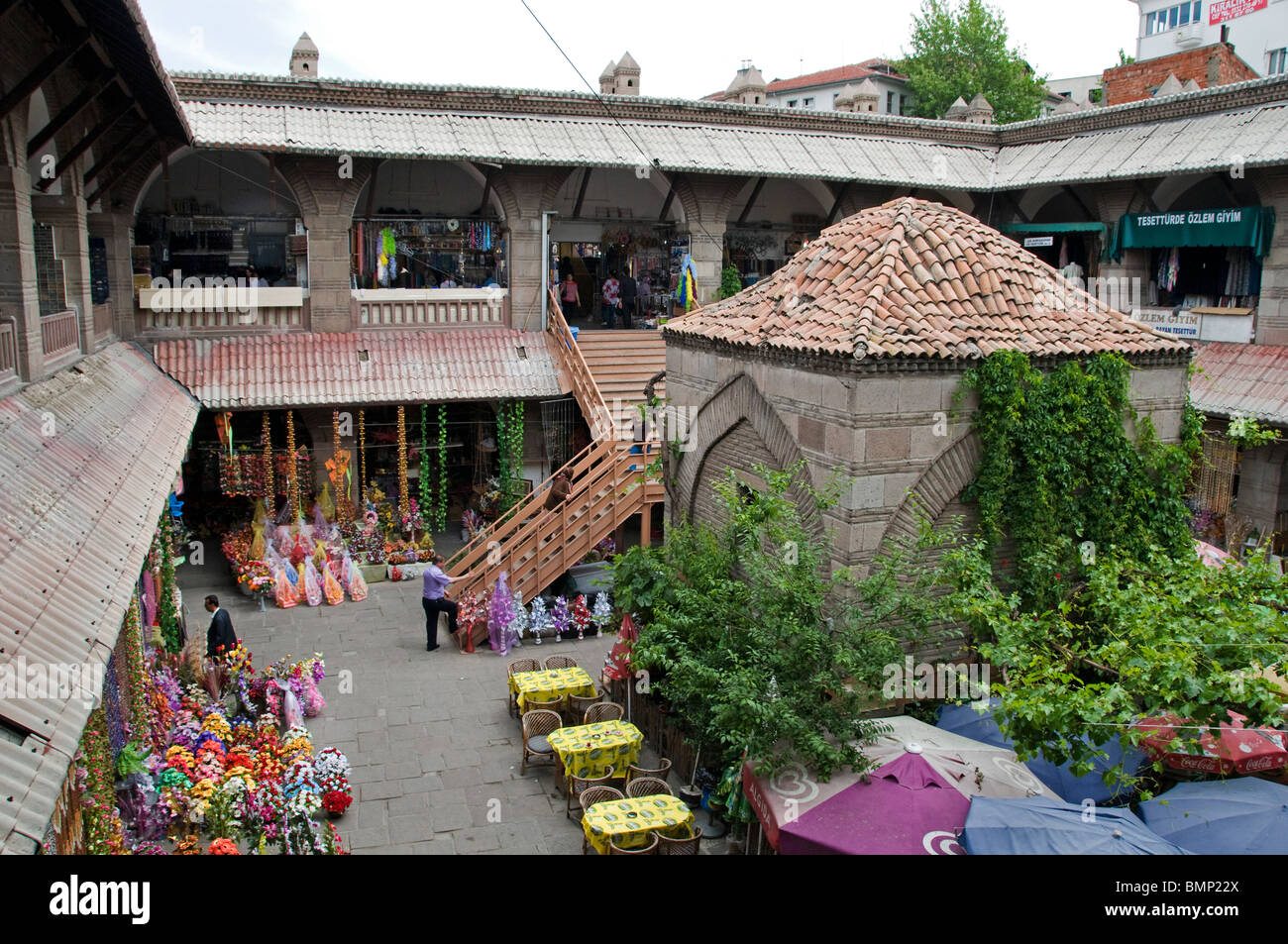 Han people market hi-res stock photography and images - Alamy