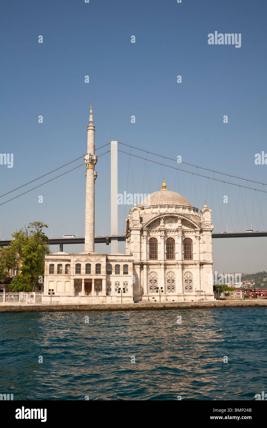 Ortakoy Mosque, beside the Bosphorus Bridge, Ortakoy, Istanbul, Turkey ...