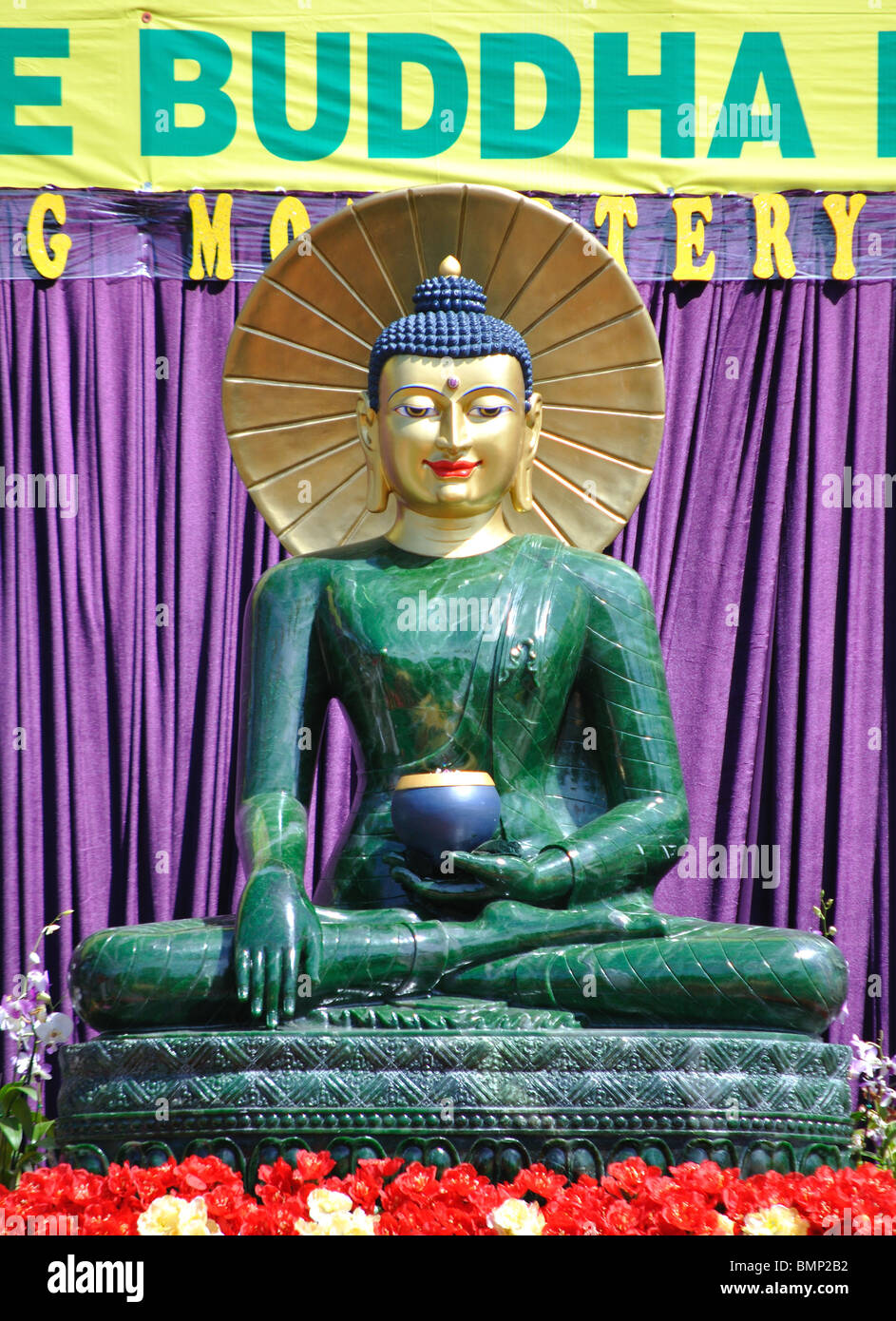 Buddhastatue hi-res stock photography and images - Alamy