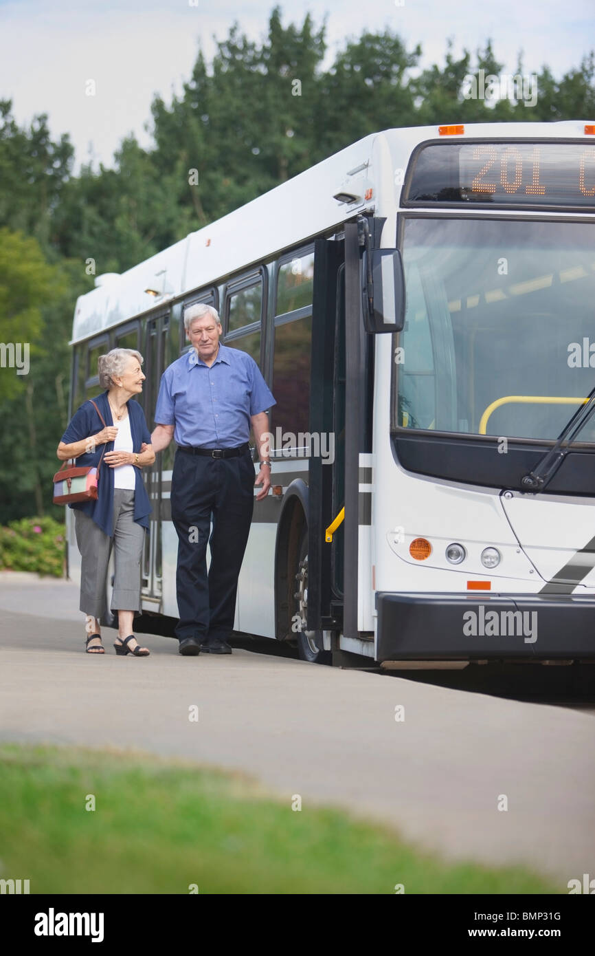 Elderly woman 70 80 90 years old hi-res stock photography and images ...