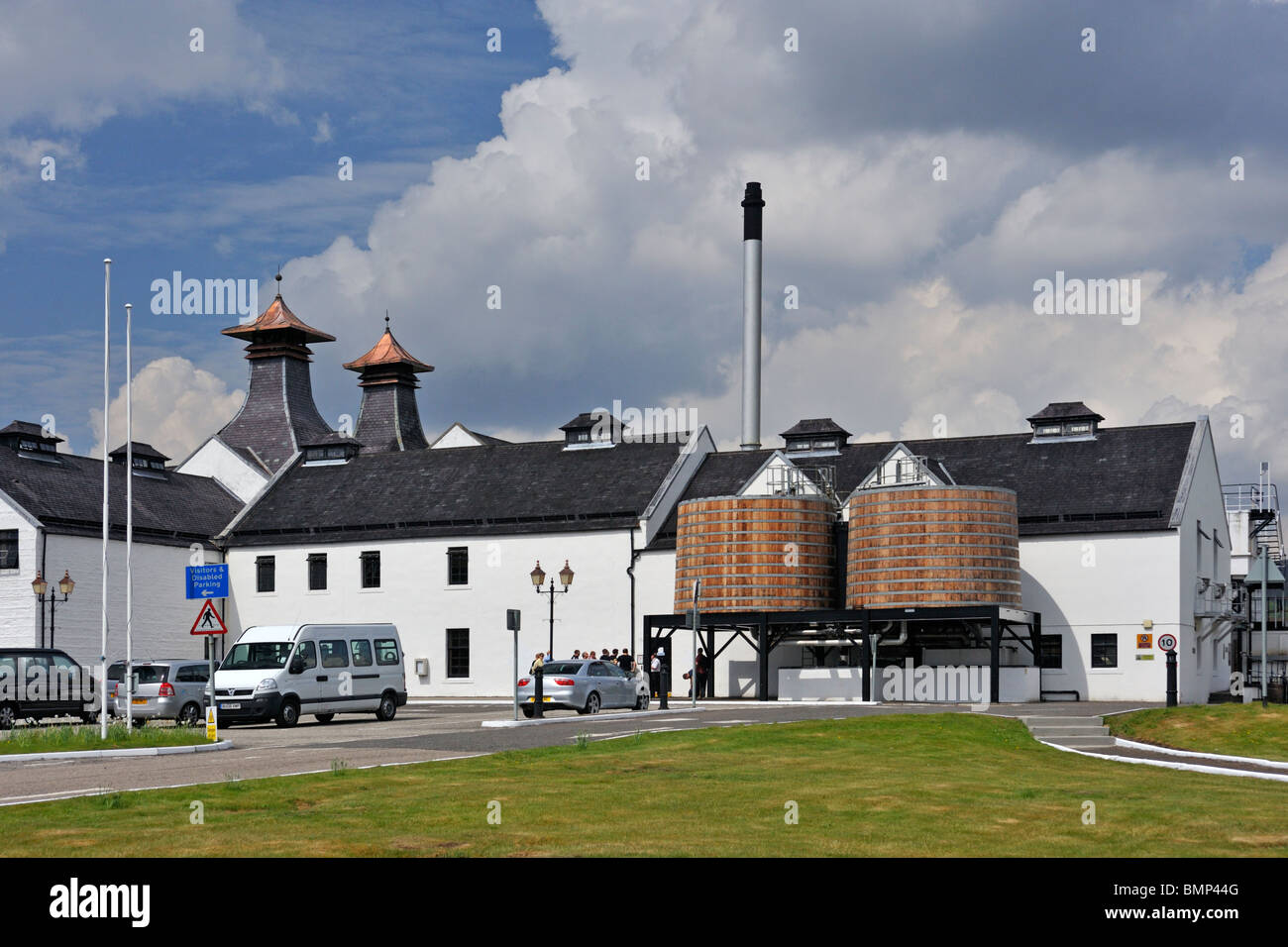 Dalwhinnie Whisky Distillery, Dalwhinnie, Inverness-shire, Scotland ...