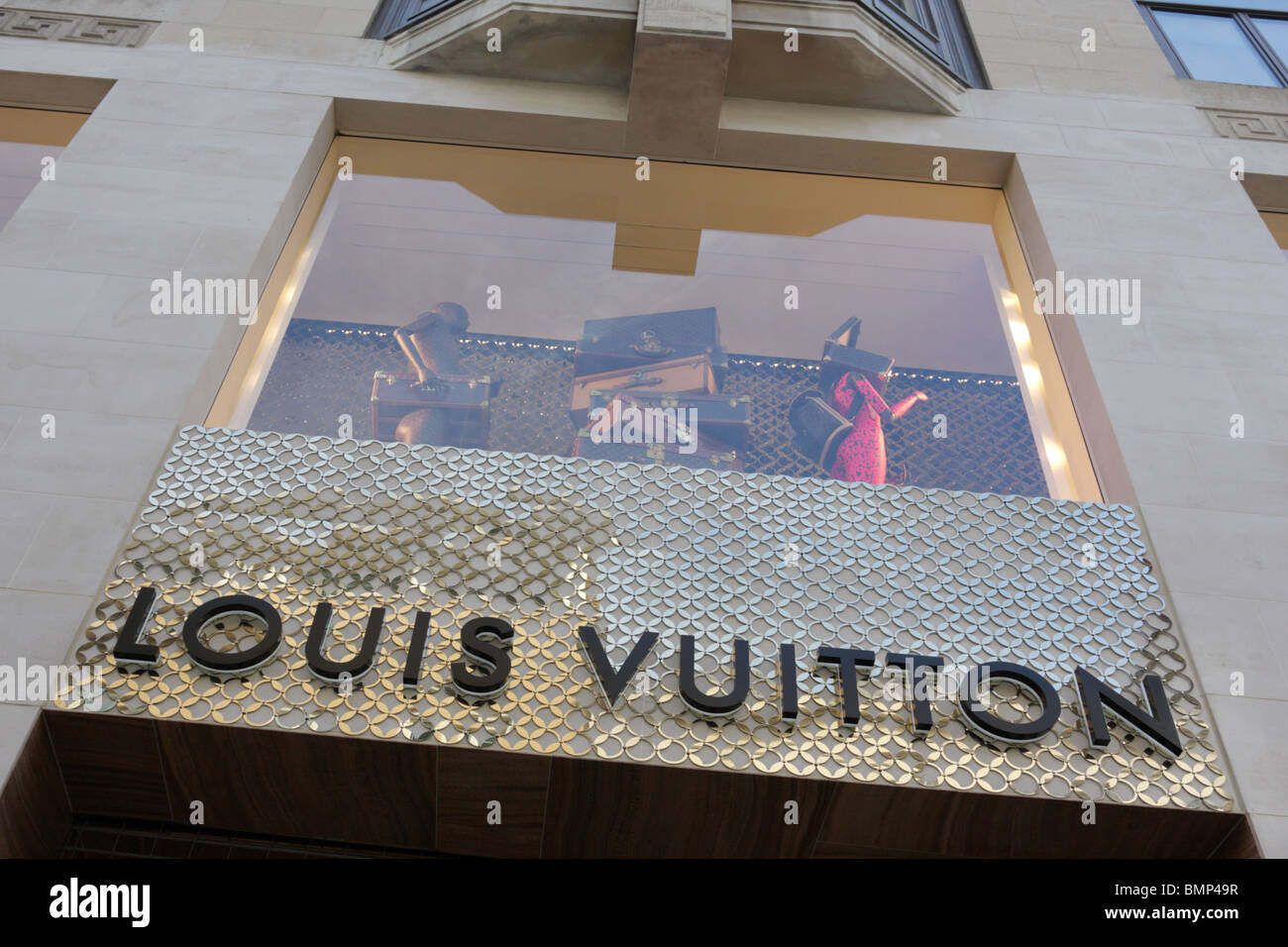 Louis vuittons flagship store hi-res stock photography and images - Alamy
