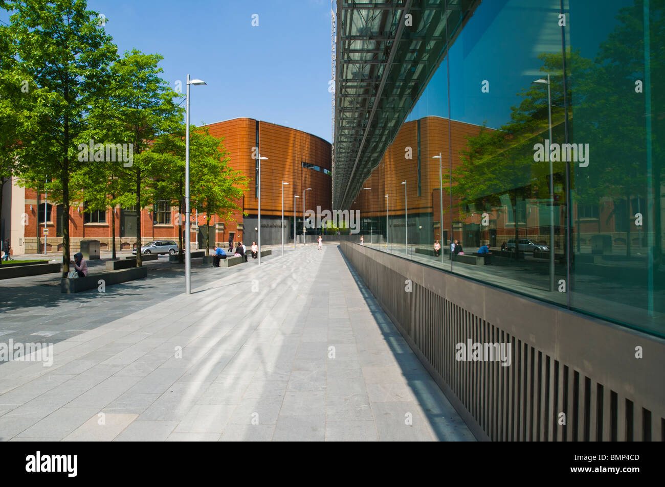 The People's History Museum building reflected in the Civil Justice ...