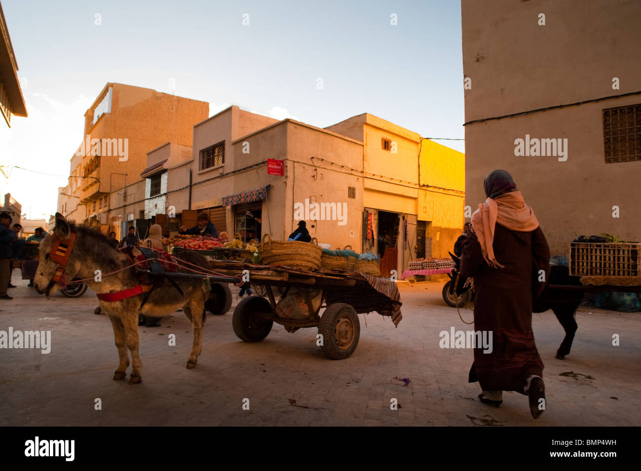 Cart hawkers hi-res stock photography and images - Alamy