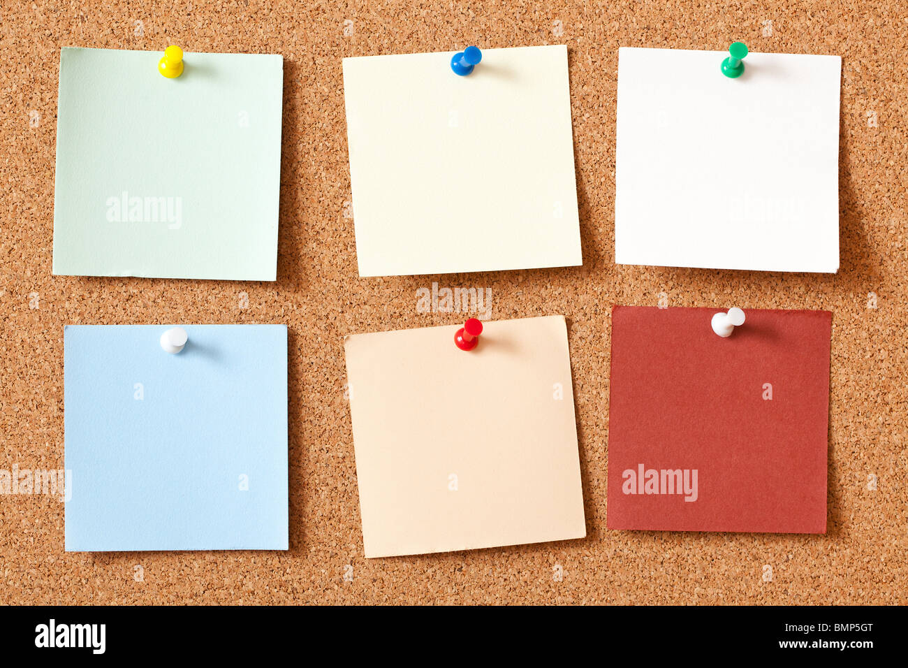 the note papers on corkboard Stock Photo - Alamy