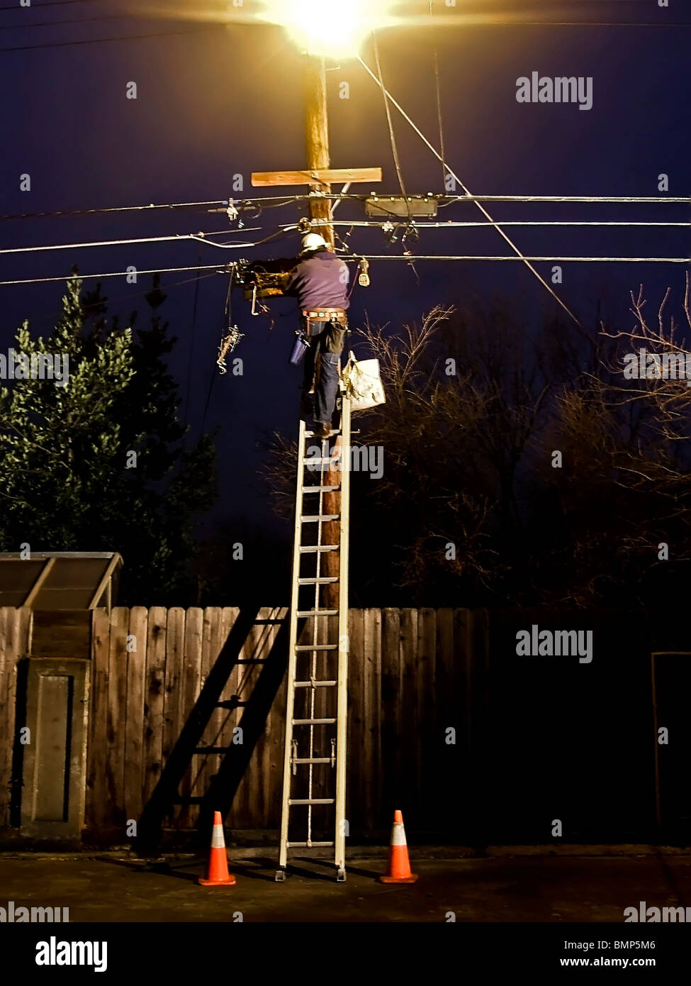 Utility Pole Worker High Resolution Stock Photography and Images - Alamy